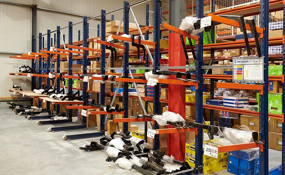 Un almacén de piezas de recambio de coches - Mecalux.com.mx