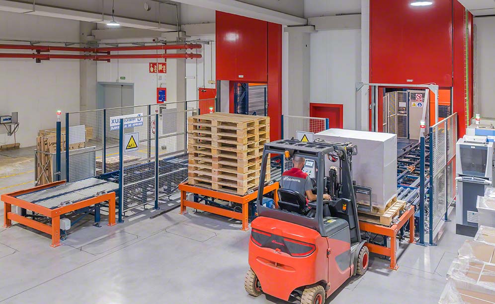 Alzamora Group: almacén automatizados con empaques - Mecalux.com.mx