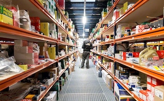 Motores: almacén con piezas de recambio de coches - Mecalux.com.mx